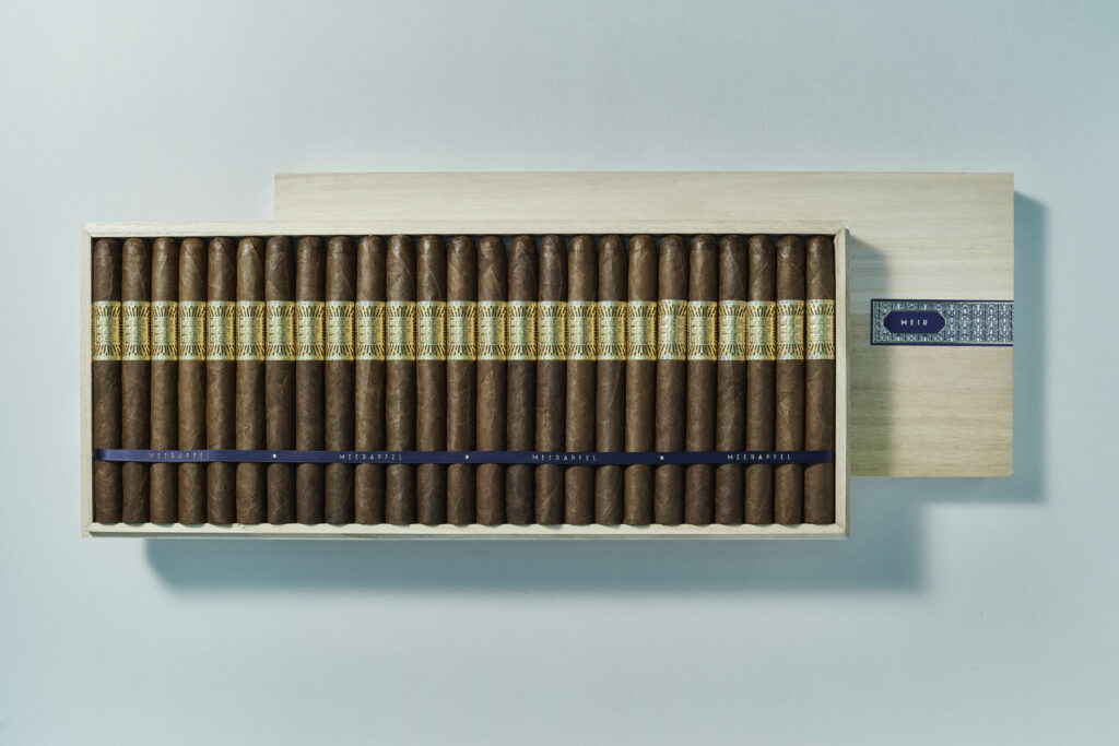 Meerapfel Cigar launches its Second Line, the Meir Master Blend | Cigar ...