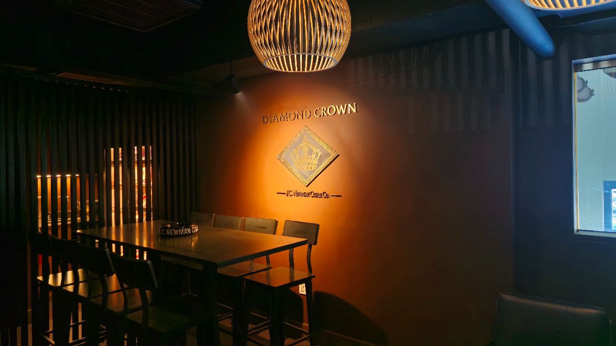 J.C. Newman Opens a Diamond Crown Cigar Lounge at Corona Cigar Co ...